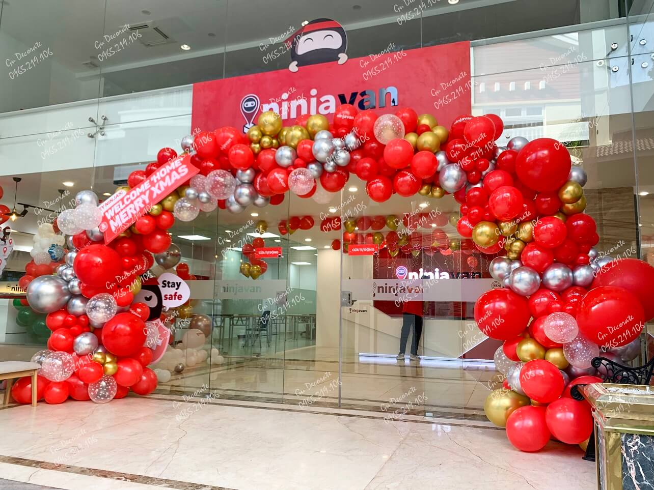 Trang trí văn phòng Ninjavan nhằm ngày Noel - gudecorate.com