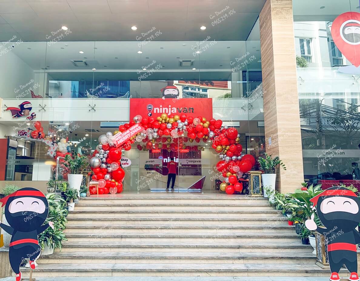 Trang trí văn phòng Ninjavan nhằm ngày Noel - gudecorate.com